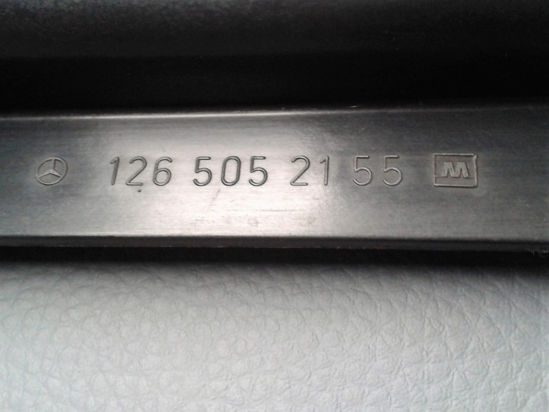 Kühlerzarge Lüfterhaube W126 A1265052155 A1265052255